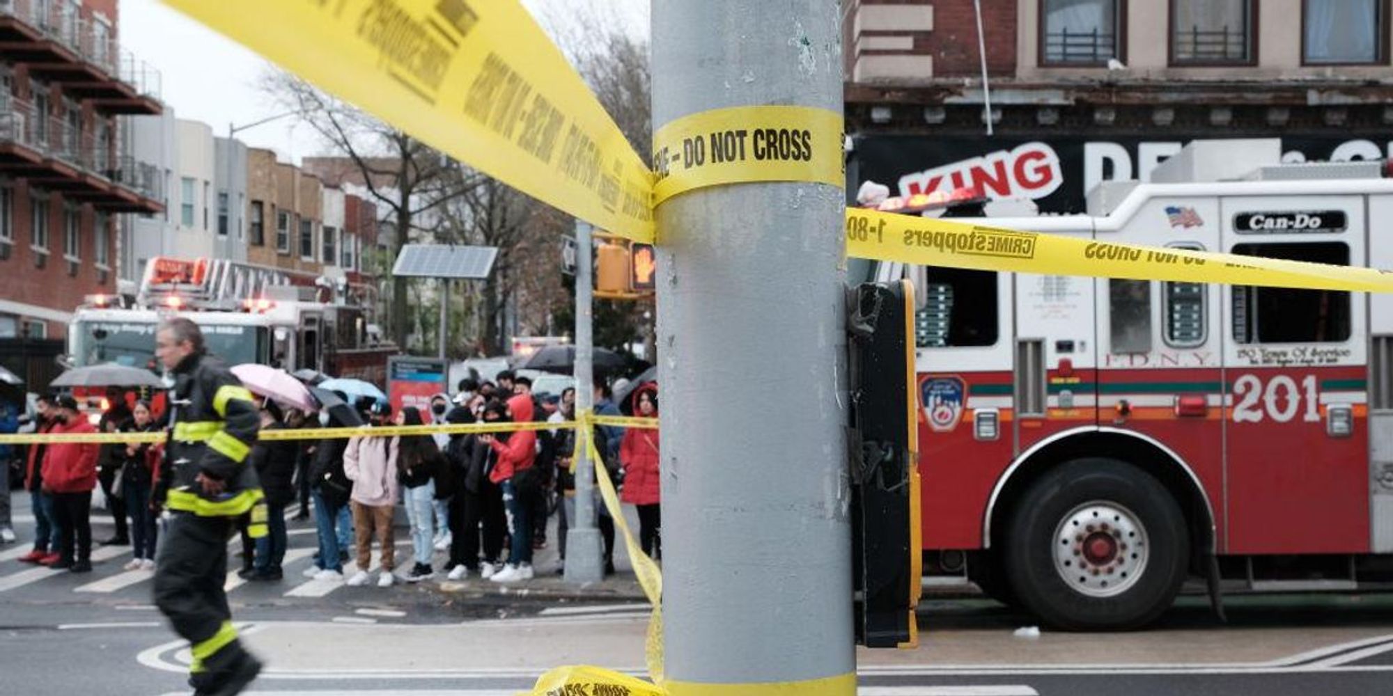 UPDATED: Multiple people injured in Brooklyn subway shooting, explosion ...