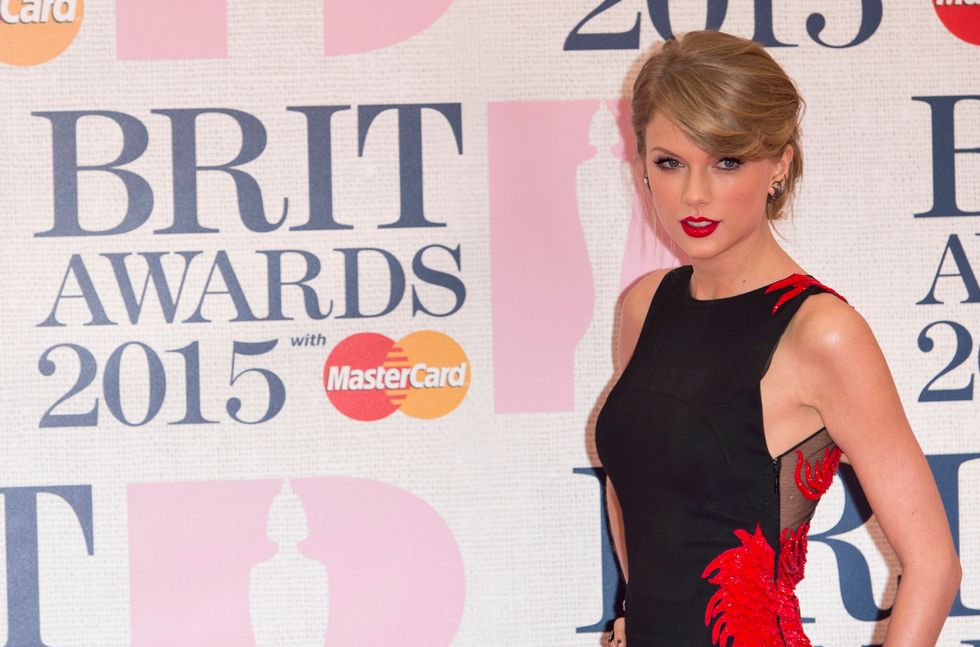 Read the Heartfelt Note Taylor Swift Penned to a Fan Whose Mom Died ...