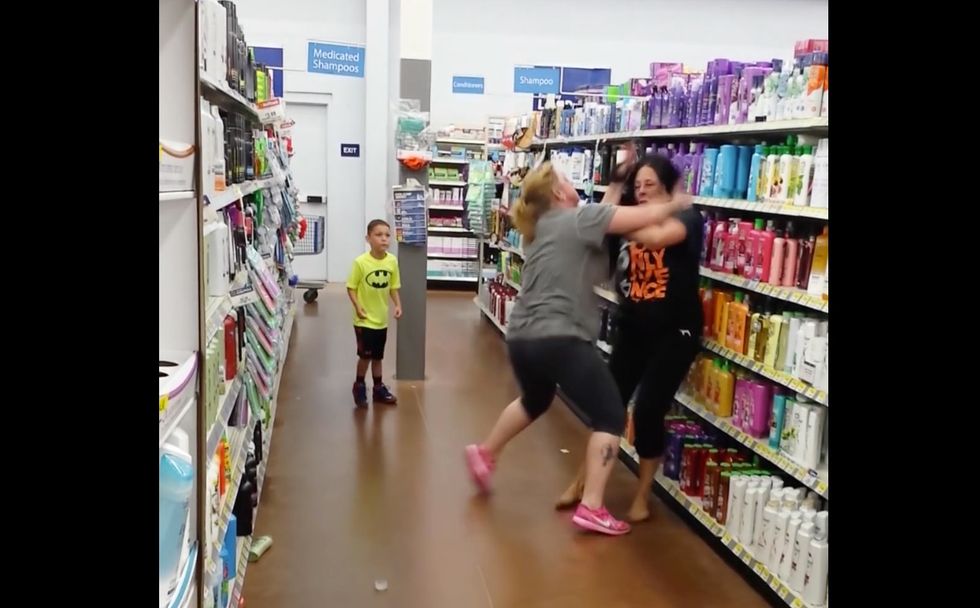 Woman Who Says She Was Mom Seen in Viral Walmart Brawl Reveals Alleged ...