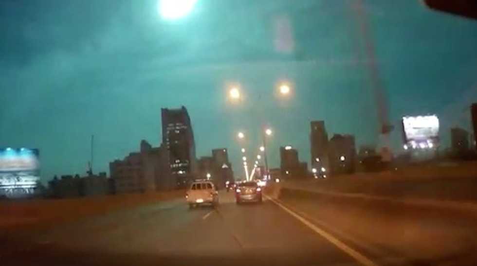 Taurid Meteor 'Swarm' Delivers a Mesmerizing Blue-Green Fireball ...