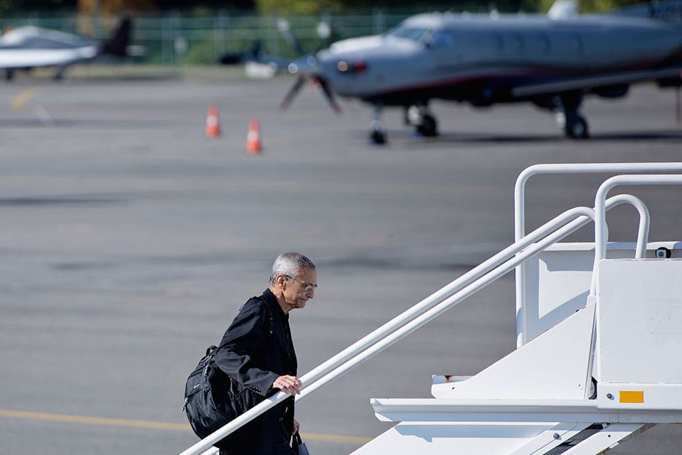 Clinton campaign chairman: ‘Dump all those emails’ | Blaze Media