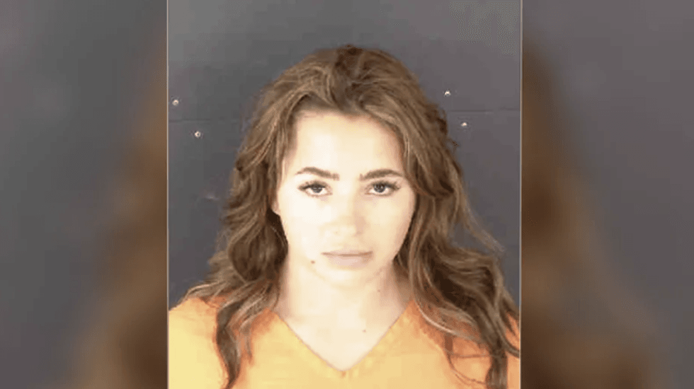 Florida Hooters waitress caught on body cam video seemingly trying to ...